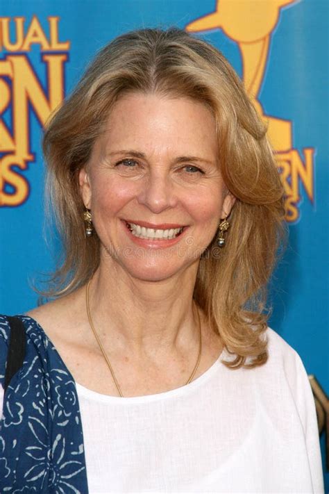 Lindsay Wagner，迈克尔glaser 编辑类图片 图片 包括有 艾美金象奖 接收 紧靠的 30076450