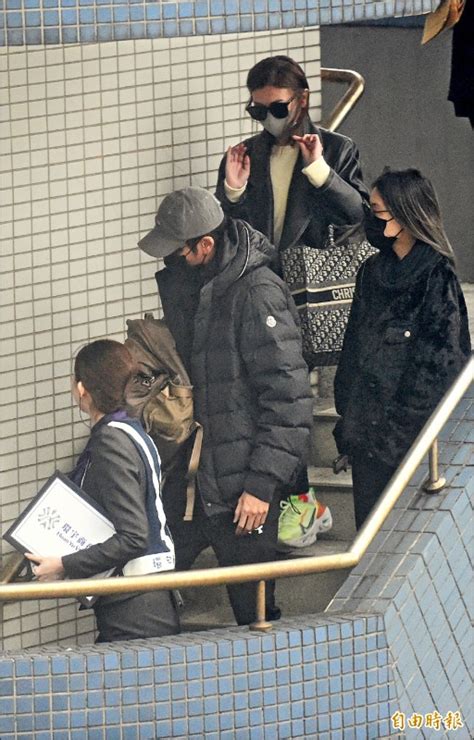 護送摯愛返台 高以翔女友哀戚露面 自由娛樂