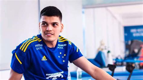 Gabriel Brazão Sofre Lesão No Joelho E Precisará Passar Por Um