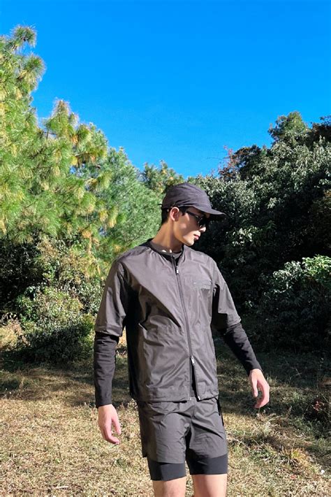 吴磊六宫格户外随拍来啦帅哥与春日美景的适配度