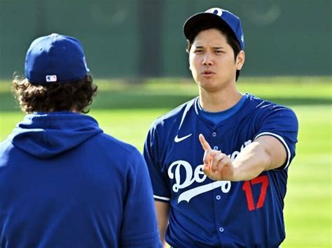 大谷翔平の“気遣い”に同僚が感銘「こんなに幸せそうな写真はない」早くもドジャースに溶け込んだ“大谷流コミュニケーション”の本質