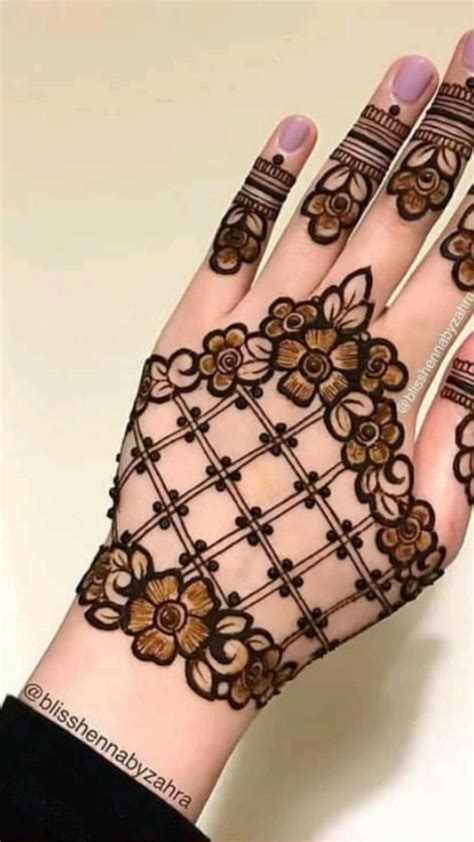 20 Simple Mehndi Design Ideas To Save For Weddings And Other Occasions