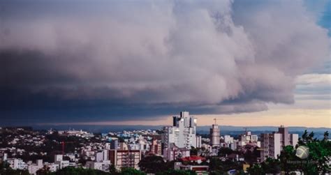 Defesa Civil emite alerta de temporal ventos de até 80 q
