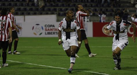 Alianza Lima Wilmer Aguirre Renovó Con El Cuadro ‘blanquiazul Y