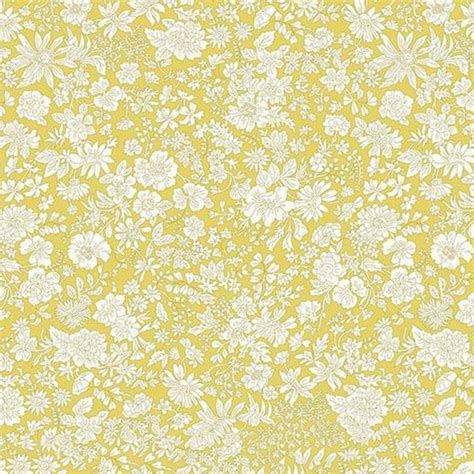 با کاغذ دیواری زرد، فضایی شاد و پرنشاط در اتاق خواب و پذیرایی خانه خود ایجاد کنید ماگرتا