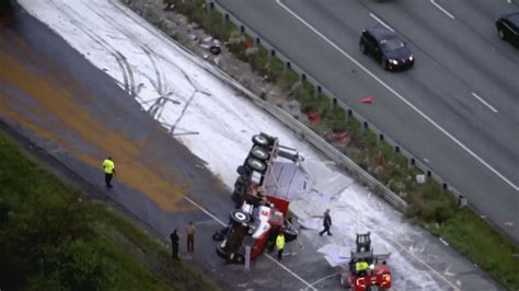 Photos Overturned Tractor Trailer Spills Sheetrock On Md I 95