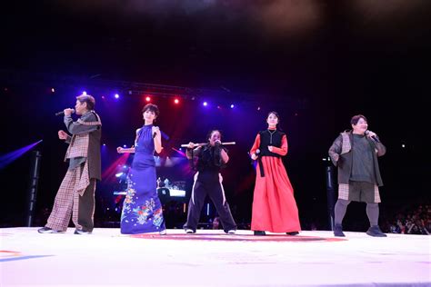 剛力彩芽＆唐田えりか＆ゆりやん、クラッシュ・ギャルズ結成40周年ライブに登場…5人で「炎の聖書」熱唱 スポーツ報知