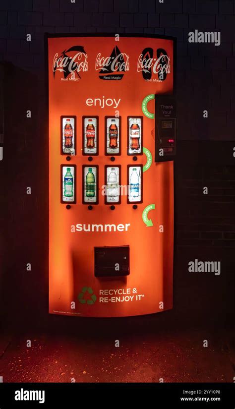 Coke Machine Hi Res Stock Photography And Images Alamy
