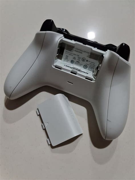 Xbox One S X Wireless Bluetooth Controller Model 1708 White Video