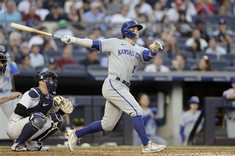 Massey Homers Twice But Yankees Outslug Royals 5 4 Royals Review