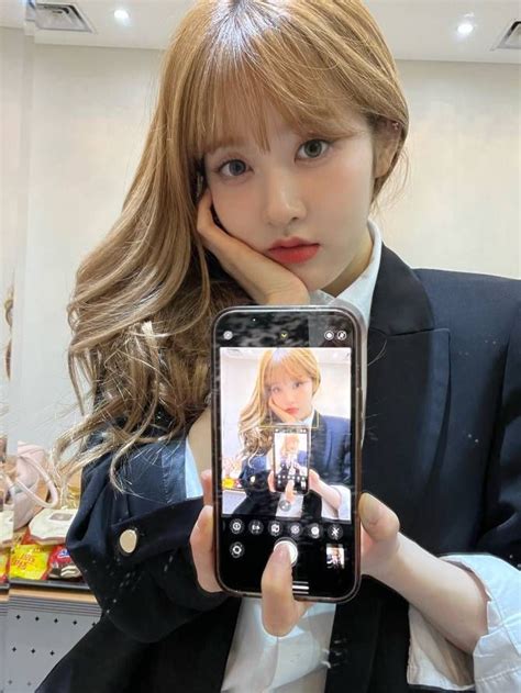 Stayc Community Posts 얼마 남지 않은 3월 더 더 상 축하합니다 생일 축하 해요