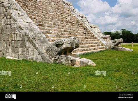 Mexico Yucatan Chichen Itza El Castillo Or Temple Of Kukulcan