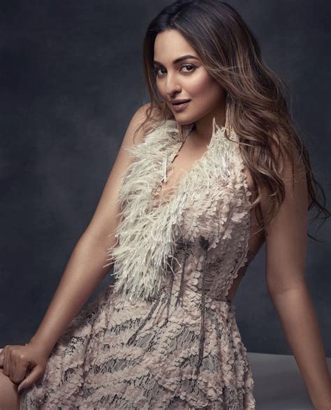 Sonakshi Sinha Sonakshi Sinha Bollywood Celebrities Bollywood Fashion