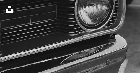 자동차의 앞면 사진 Unsplash의 무료 검정 이미지