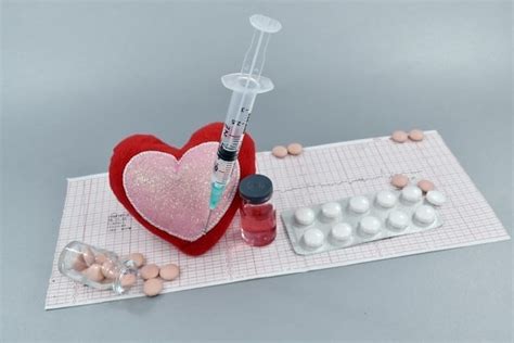 무료 사진 심장학 관상 동맥 질환 치료 심전도 생활 라이프 사이클 알 약 예방 접종 의학 심장