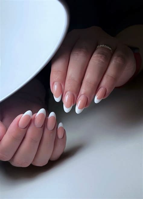 Белый френч Миндаль Unghie