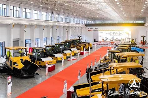 潮起惊鸿！三一c10国四成套路面设备上市 三一重工sh600031 3月21日，“潮起惊鸿，大道至美”三一路机c10国四成套设备盛大