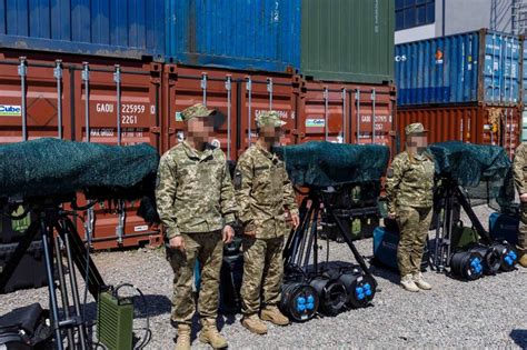 Порошенко передав ЗСУ комплекси РЕБ Ай Петрі Цензор НЕТ