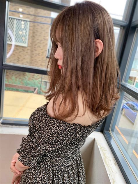 ミルクティーベージュがたまらなく可愛い！大人女子に似合う絶妙ヘアカラーをご紹介 Folk