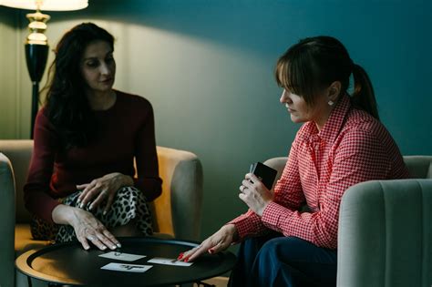 100 Preguntas De Tarot Qué Preguntar Y Qué No Gaia Español