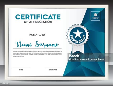 인증서 템플릿 벡터 일러스트 레이 션 A4 크기 비즈니스 플라이어 디자인 광고 인쇄 업적 감사 기업 행사 졸업장 레이아웃 블루 다각형 배경 0명에 대한 스톡 벡터 아트 및