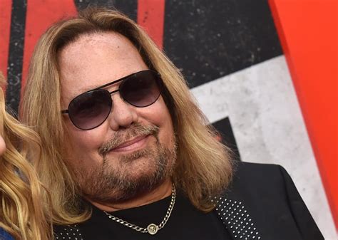 Crash Davion Vince Neil Mötley Crüe Sain Et Sauf Sa Compagne