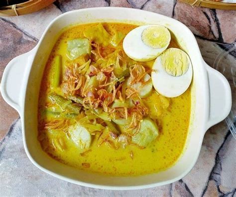 Simak Cara Buat Lontong Sayur Dengan Mudah