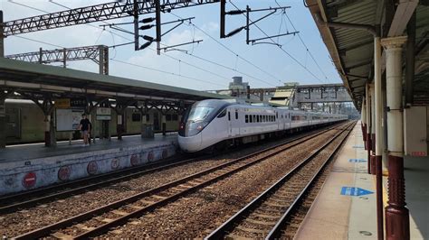 20230922 117次emu3000型新自強號特仕車新竹站開車離站 提醒您本班車對號座及自由座需購買車票 未購買車票或使用電子票證
