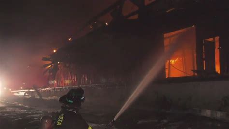 Firefighters Beat Back Large Blaze At Antioch Warehouse Ktvu Fox 2