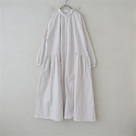 Nest Robe 【2024定価34万】ネストローブ コンパクトカラーギャザーワンピースf綿ラミーオフ白ドレス25 2405
