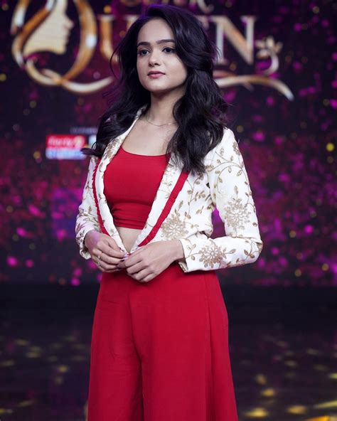 Bigg Boss 6 బిగ్ బాస్ కంటేస్టెంట్ శ్రీ స‌త్య ఇన్ స్టాగ్రామ్ ఫొటోస్