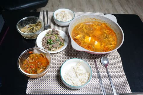 얼큰하고 쉬운 버섯매운탕
