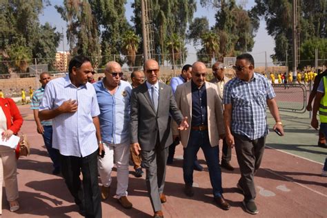 رئيس جامعة أسيوط 10 ملايين جنيه لتجديد ملاعب كلية التربية الرياضية