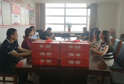 【工会要闻】区总工会慰问中高考职工子女机关工会