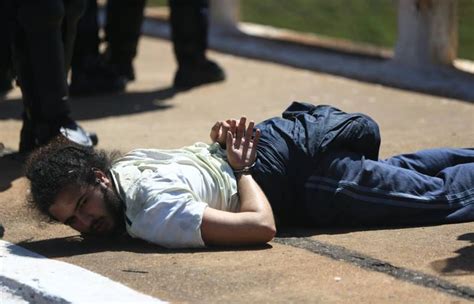 Manifestantes Ocupam Reitoria Fecham Icc E Entram Em Confronto Com Pm