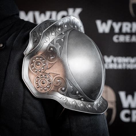 Jainas Breastplate And Pauldrons Caitlyn Shoulder Armor Pauldrons