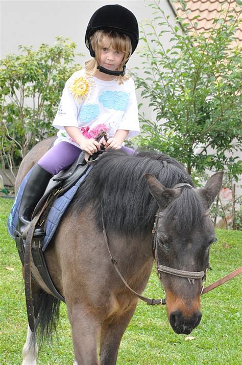 Bebel Cavalgando