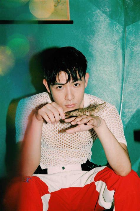 連晨翔突破尺度露兩點 穿「洞洞上衣」直呼很害羞 娛樂 Ctwant