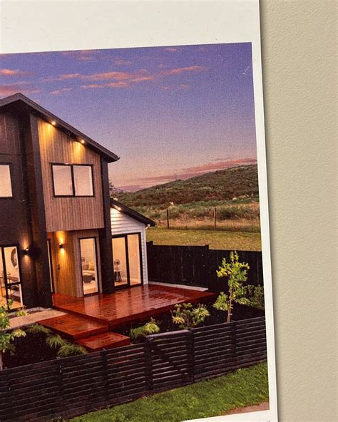 🏡 ⠀⠀⠀ 우리집은 이제 손님집이 됬어 우리집은 이제 없어 그래도 괜찮아~ 할머니집이 이제 우리집이지 ⠀⠀⠀ 장난감은 잘 챙겨왔는지 번갈아가며 매일 묻는