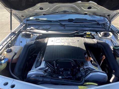 Vehicle Car Parts Audi V8 D11 Lamp Interior Engine Compartment Engine