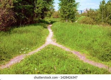 2 648 Converging Paths Images Stock Photos Vectors Shutterstock