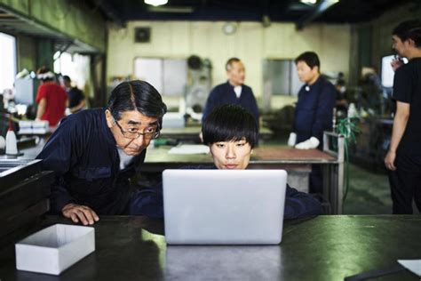 最低賃金引き上げ、中小企業への影響は？｜ニュースイッチ By 日刊工業新聞社