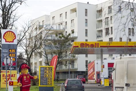 The Logo of the Brand Shell Editorial Stock Image - Image of brand ...