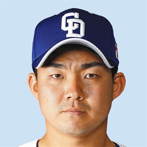 【中日】小笠原慎之介がチャリティー企画 ナイン使用の野球用具を「ヤフオク」出品、収益で購入の用具をブルキナファソへ：中日スポーツ・東京中日スポーツ