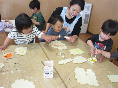 ぽかぽかな陽気に誘われて東京都立川市さくらんぼ保育園一般社団法人ホットステーション自然豊かな環境で学べる保育園です