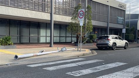 Large Truck Causes Gregory St Ruckus Destroys Light Pole The Courier