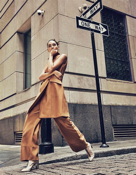 50 Best Model Poses From Top Models 5 Freebies