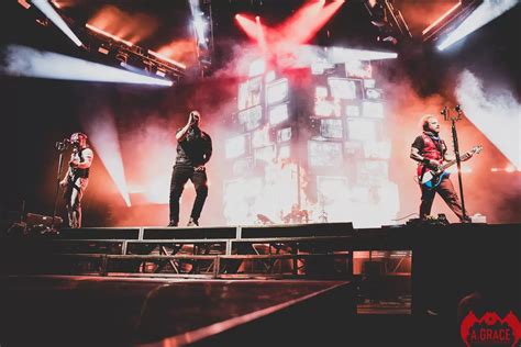 Concert Review Shinedowns Planet Zero Tour Brings The Musical Heat To