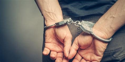 蚌埠一急救车驾驶员阻碍执法被行拘手机新浪网