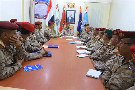 رئيس الأركان يناقش مع قيادة هيئة التدريب تحديث اساليب التأهيل العسكري
